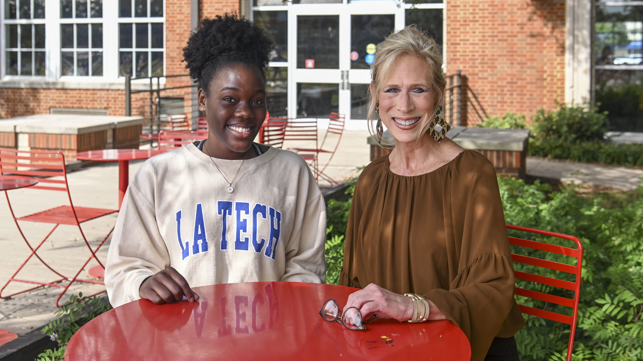 56. Penny Humphries and Dex Moody: Fashion is Change – 1894: The Louisiana Tech Alumni Magazine
